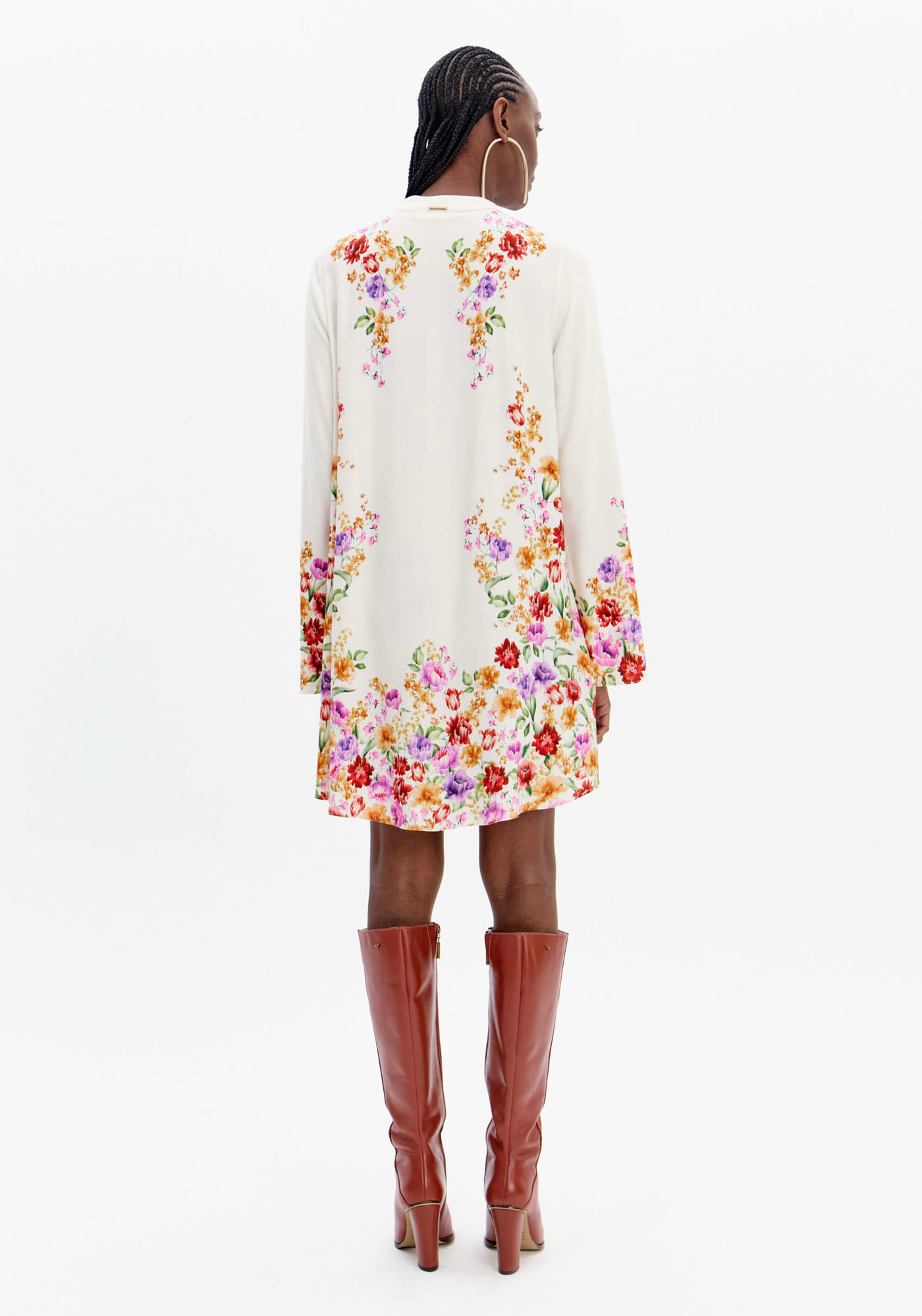 Vestido Curto Manga Longa Evasê Estampado - Lança Perfume